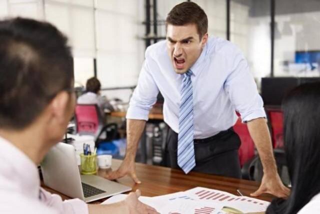 Estas frases dañinas jamás las usan los mejores líderes, según un ...