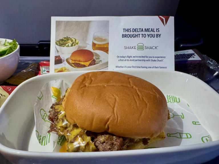 How Airlines Make Inflight Meals