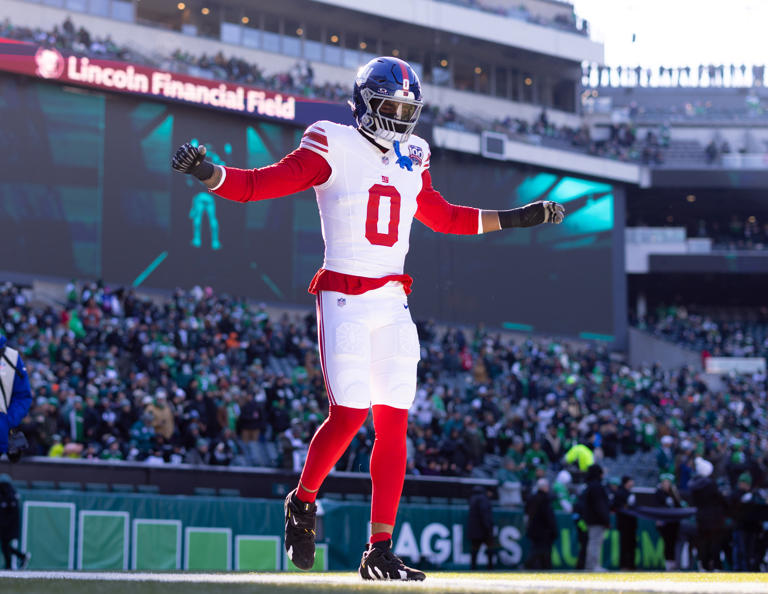 Giants Restructuring OLB Brian Burns