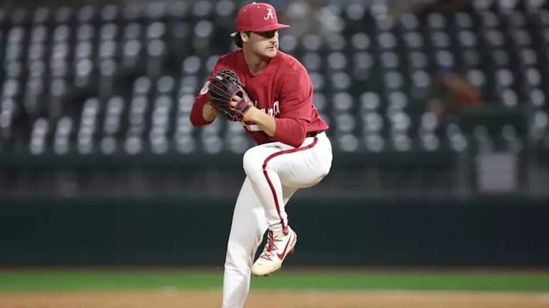 Alabama's Carson Ozmer Named National Pitcher of the Year Semifinalist