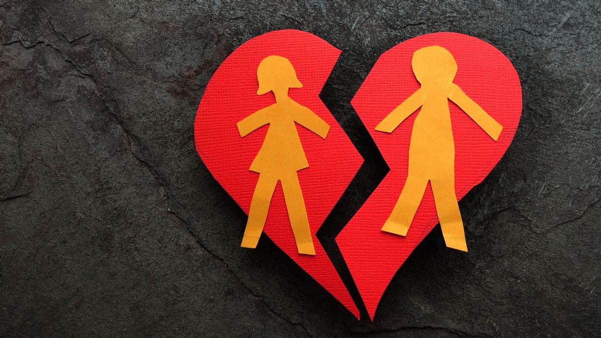 Clarifying claims that cheating 'after signing marriage papers' will be ...