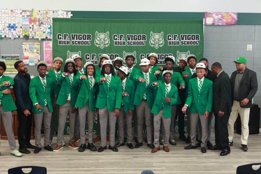 Vigor High School boys basketball team receives state championship ...