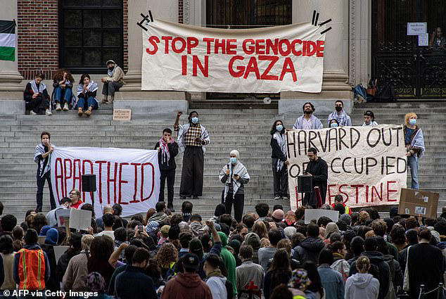 Trump lands devastating new blow on Harvard that's set to drain Ivy ...