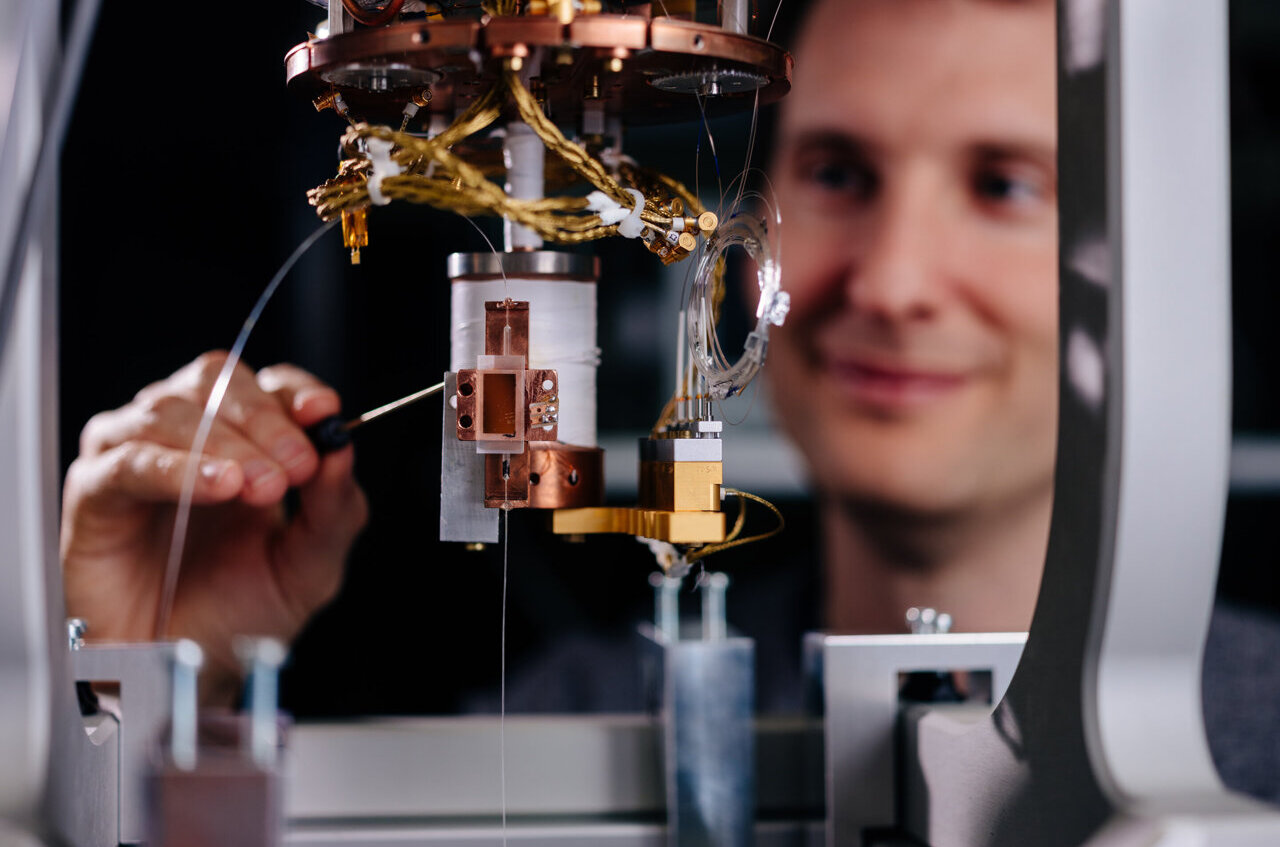 Photon manipulation near absolute zero: New record for processing ...