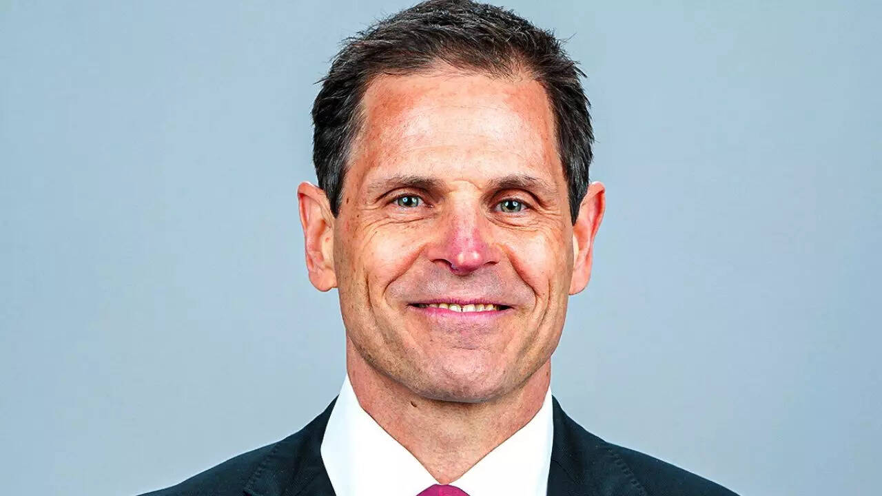 Don Sweeney’s two-year extension is a second chance to fix his worst ...