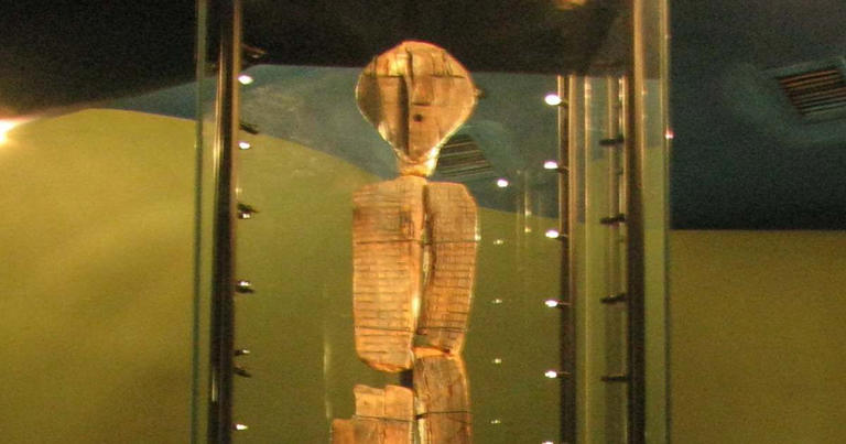 Archaeologists Discover Eight-Foot Pagan Oak Idol, May Have Used It to ...
