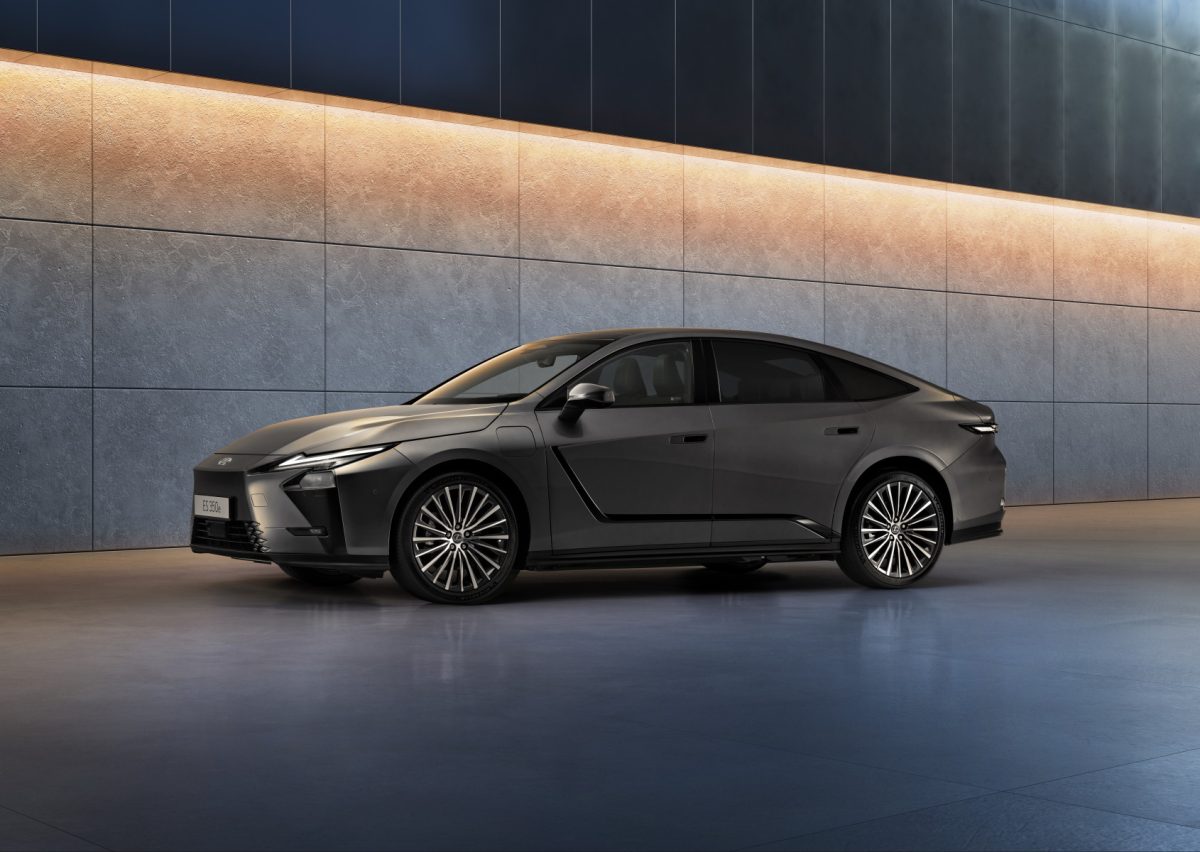 Nuova Lexus ES, il lusso si combina con il comfort