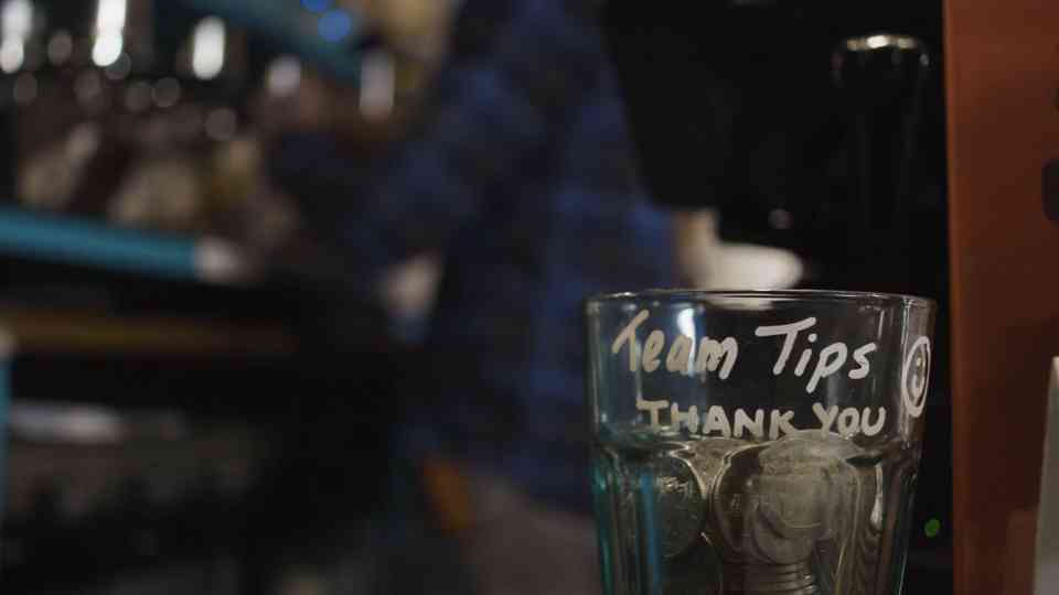 7 Ways to Handle Awkward Tipping Situations