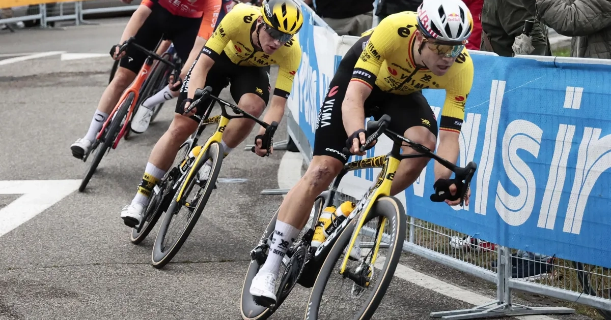 Wout van Aert krijgt niet alleen lof na zege van Olav Kooij: "Als je ...