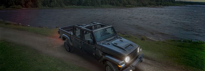 Jeep Gladiator Dark Sky: edizione speciale tra versatilità urbana e ...