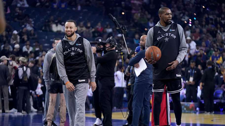 Warriors Predicted to Land Kevin Durant Amid Trade Rumors