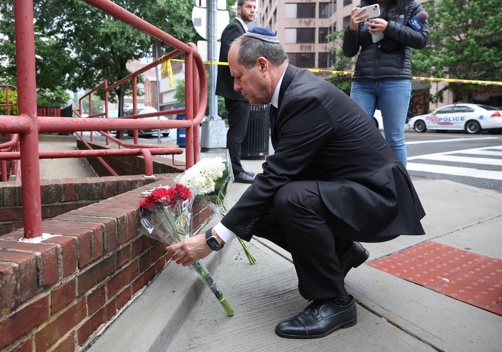 Two Israeli Embassy Employees Shot Dead Outside Jewish Museum in Washington