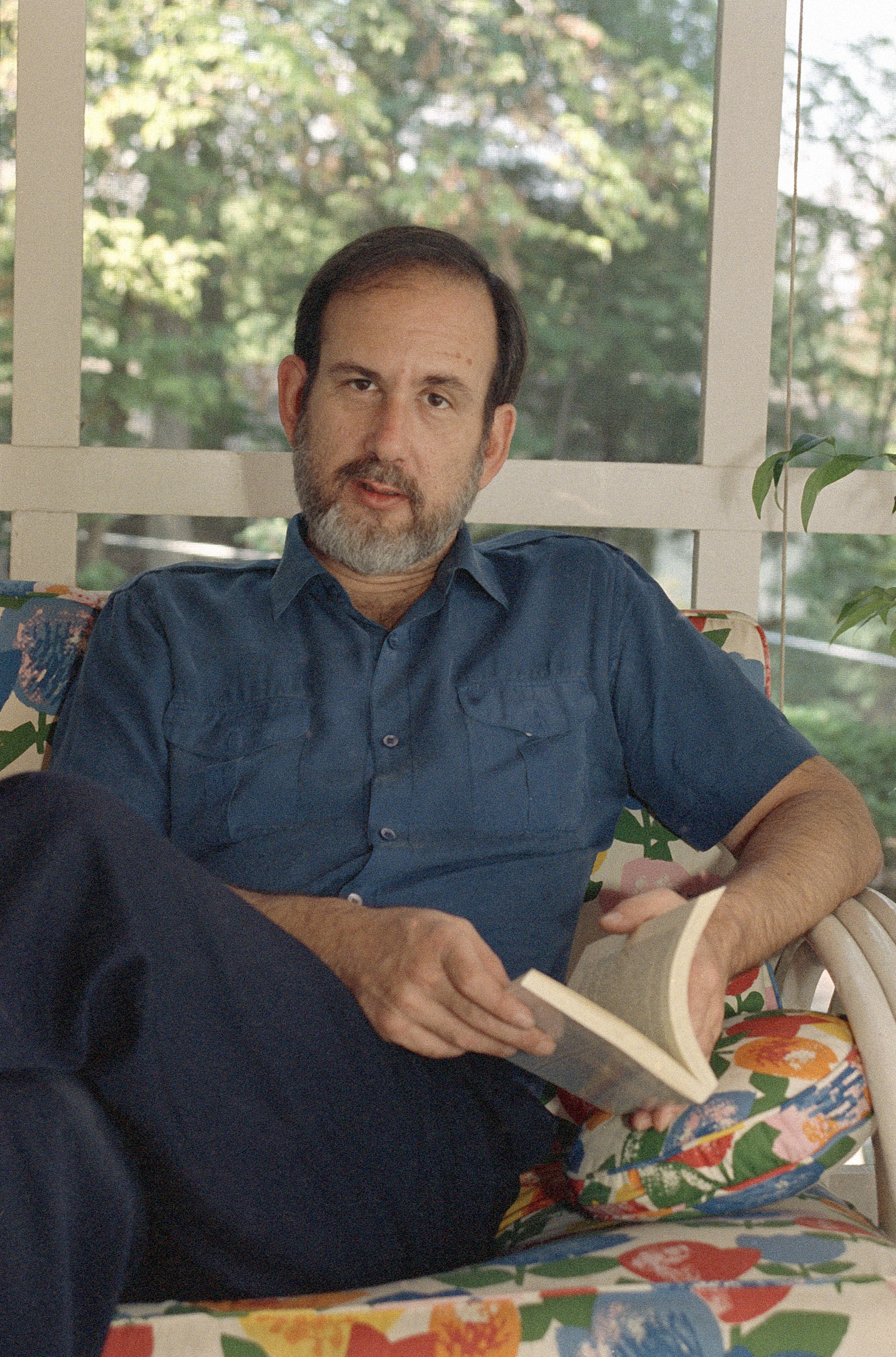 Michael Ledeen, Reagan adviser in early Iran-contra outreach, dies at 83