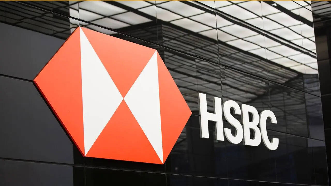 HSBC's Tough New Rule for 24,000 Employees: Show Up or Pay Up — Bonus ...