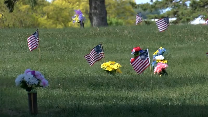 Siouxlanders place 4,000+ flags on veteran graves