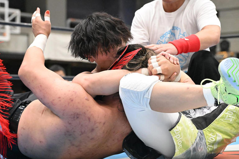 【新日本】『BOSJ』YOHがデスペラードを締め落とす激勝「「昔から大っ嫌いだったんだよ。でも、それはさっきまでの話」