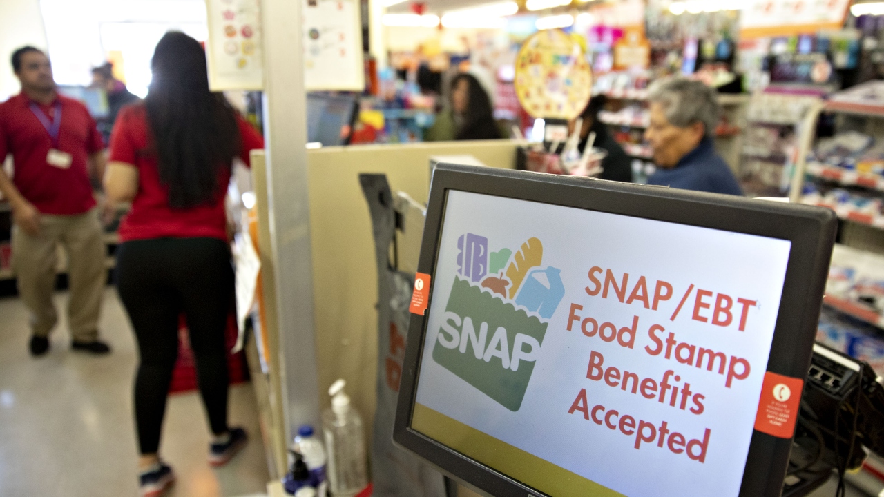 Trump agency uncovers 'one of the largest' food stamp fraud, bribery ...