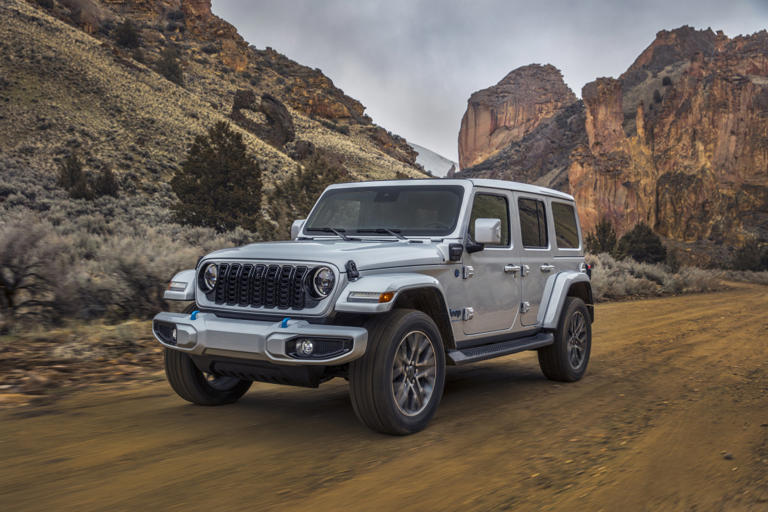 Hybrid Jeep SUVs Face Yet Another Recall for Self-Destructing Engines