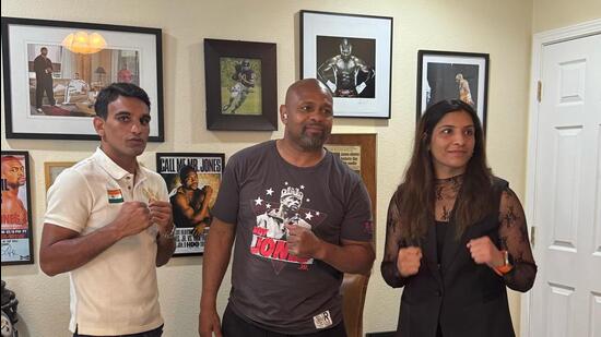 Boxer Simranjit Kaur turns pro; signed by Roy Jones Jr.