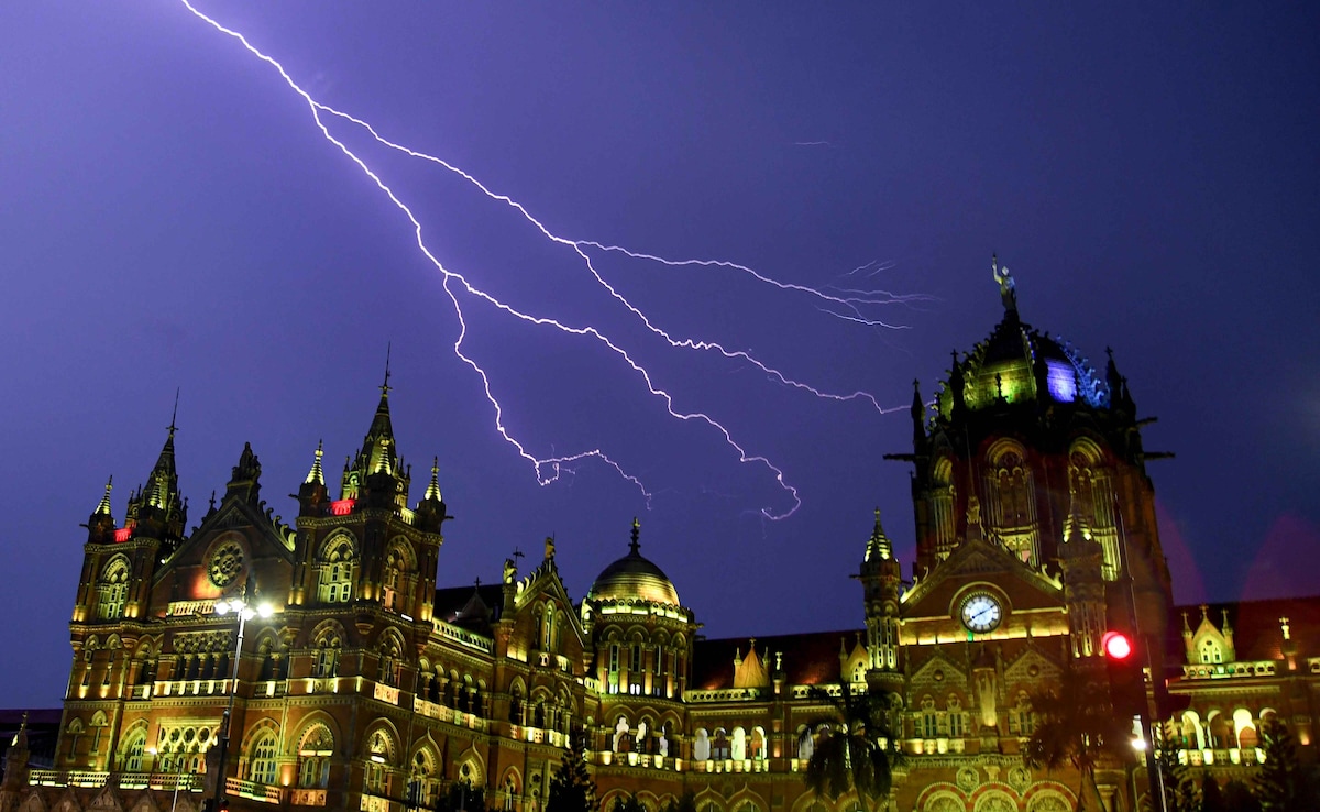 Weather Office Issues 'Red Alert' For Goa, 'Orange Alert' For Mumbai ...
