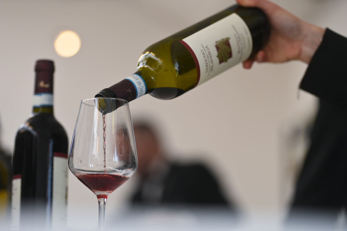 Study Finds Alcohol-Linked Cancer Deaths in Men Have Surged 70%