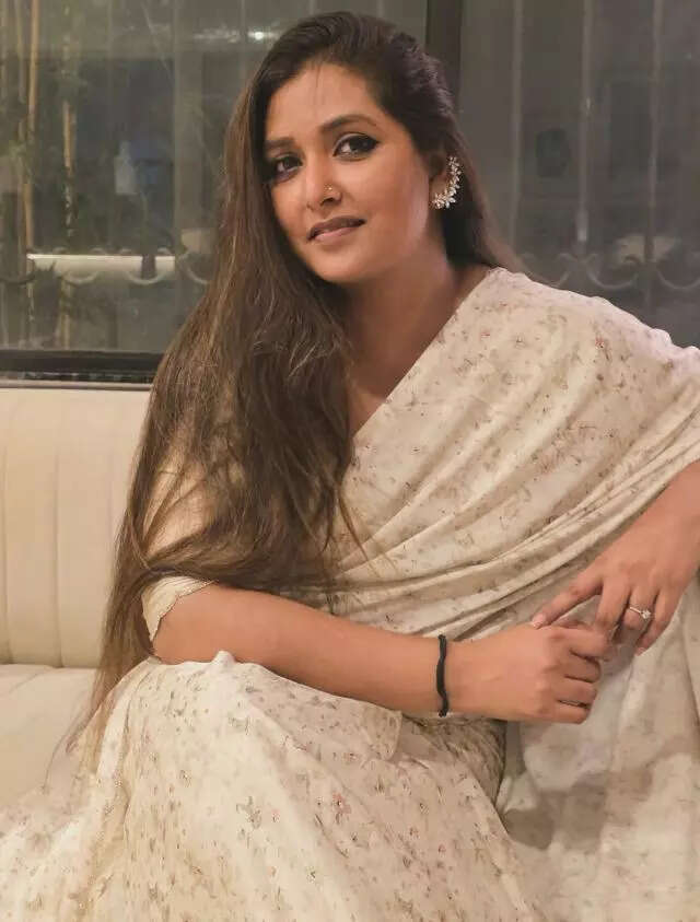 Somlata brings back the magic of 'Ranjana' with a new reprise of Cholo Jai