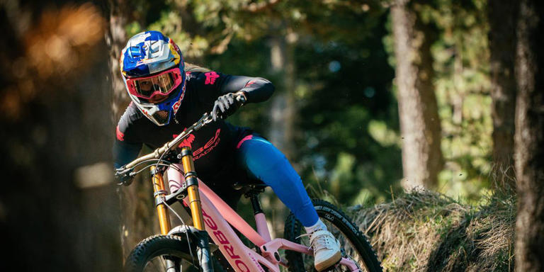 Es oficial: Orbea vuelve a lanzar una bici de descenso, la nueva Rallon R7