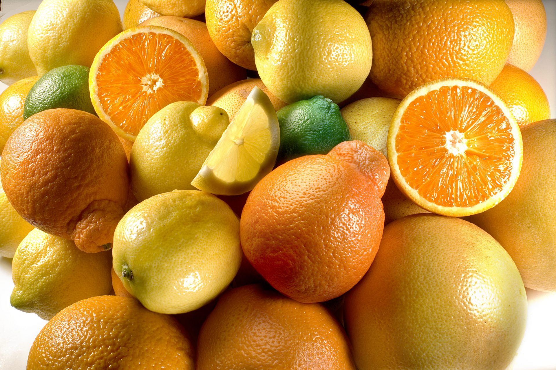 Ni naranja ni limón: el alimento que más vitamina C contiene