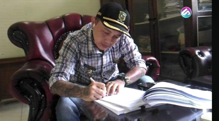 Dari 'Gangster' Tatoan ke Kepala Desa Berprestasi: Kisah Hoho Alkaf yang Mengguncang Banjarnegara!