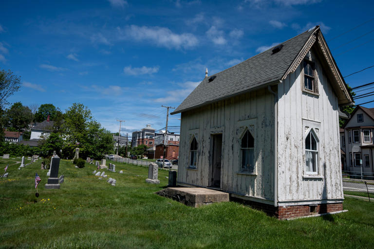 Dover cemetery needs to raise $68K to save 150-year old gatehouse. You ...