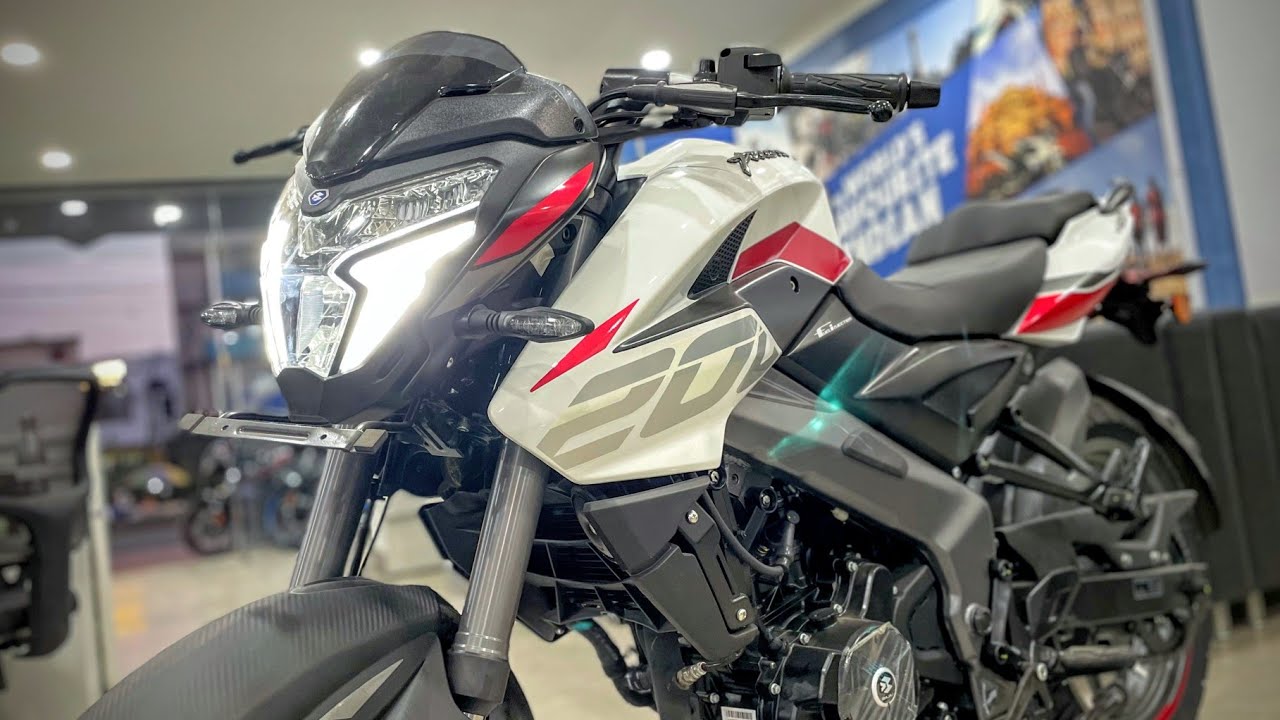 Bajaj Pulsar NS 200 Detailed Review of the Latest Model