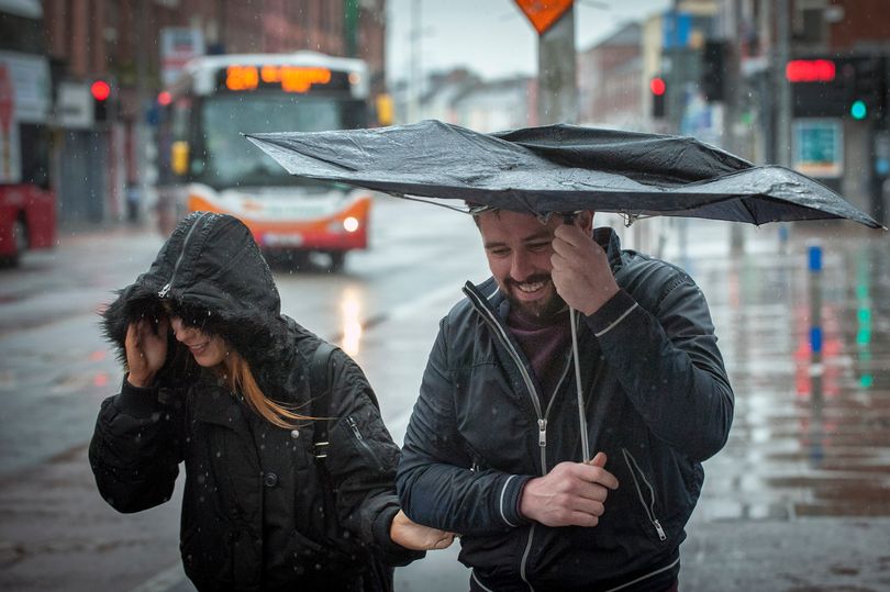 Met Éireann tracking next Ireland heat surge as breeze and drizzle to ...
