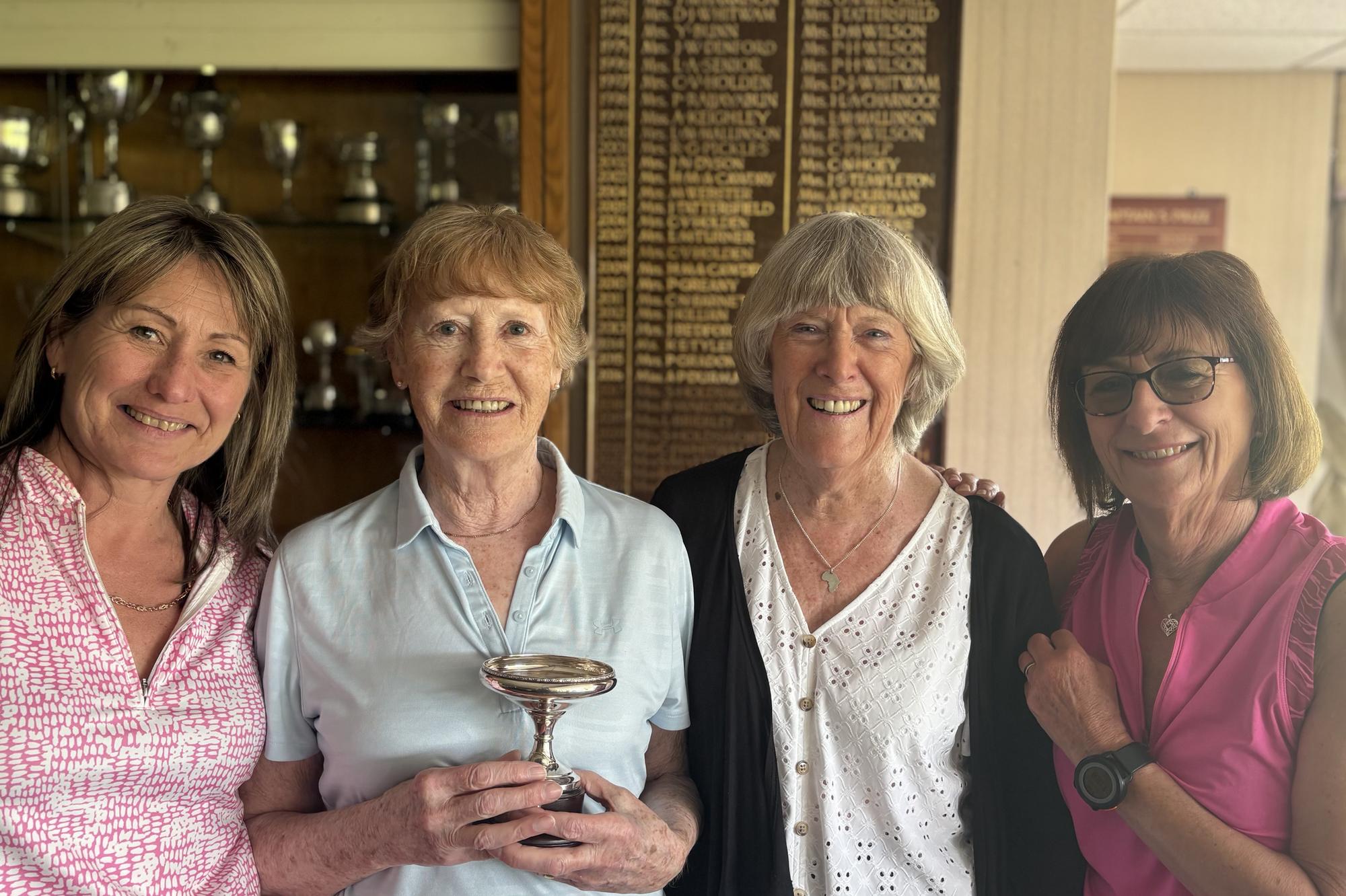 Simpson stages fight-back to claim trophy success