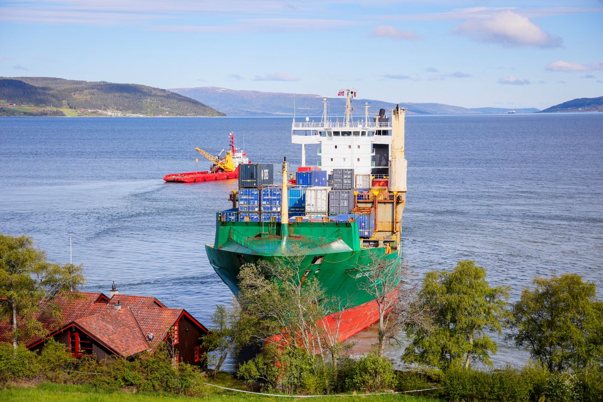 Norwegian man sleeps through massive container ship ploughing into his ...