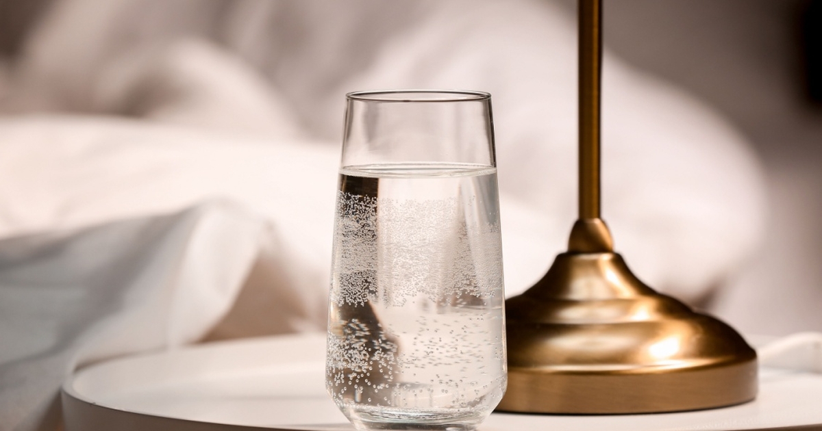 Du bør aldrig drikke vand inden du skal i seng: Her er den særlige årsag