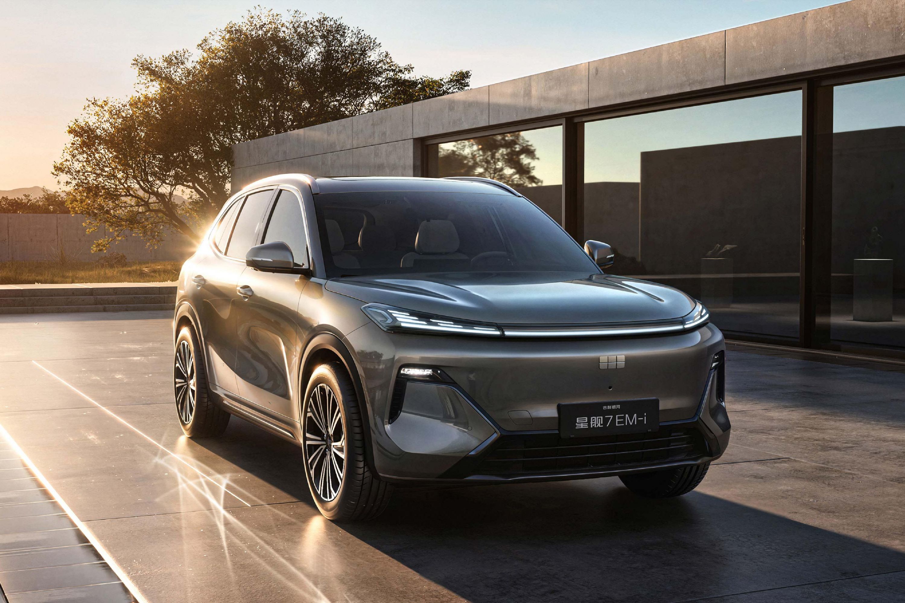 China’s Geely spied testing mid-size PHEV SUV in Australia