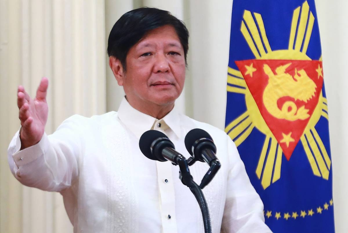 Marcos keeps Executive Secretary Bersamin, economic team