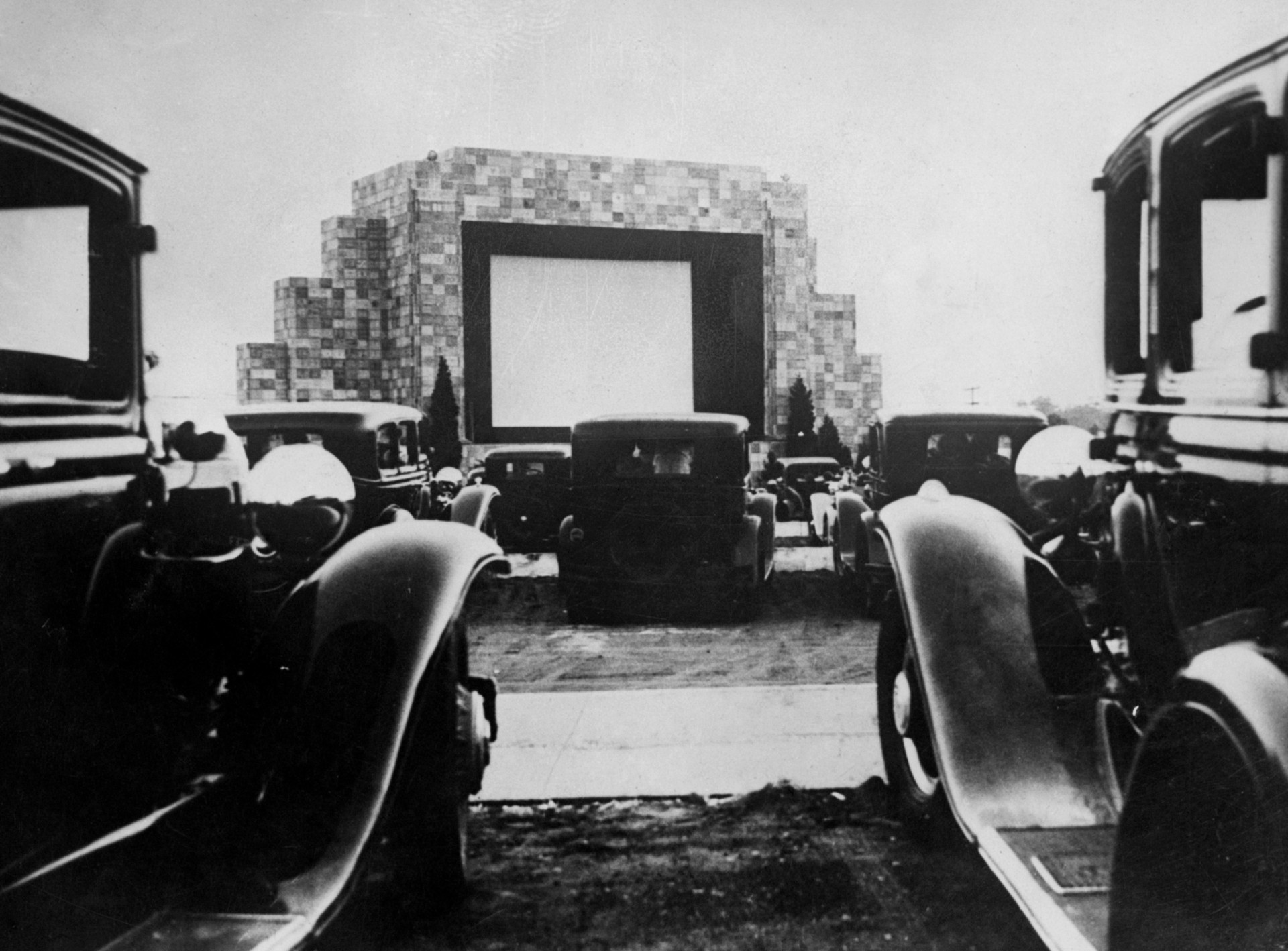 A history of the drive-in movie theater