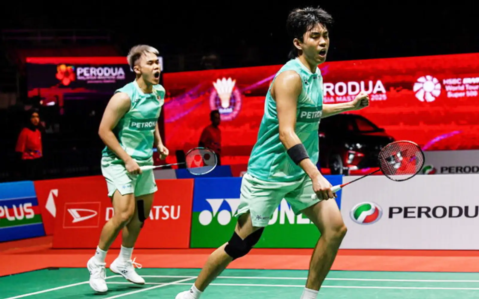 Wei Chong-Kai Wun stun Sze Fei-Nur Izzuddin to enter Malaysia Masters semis