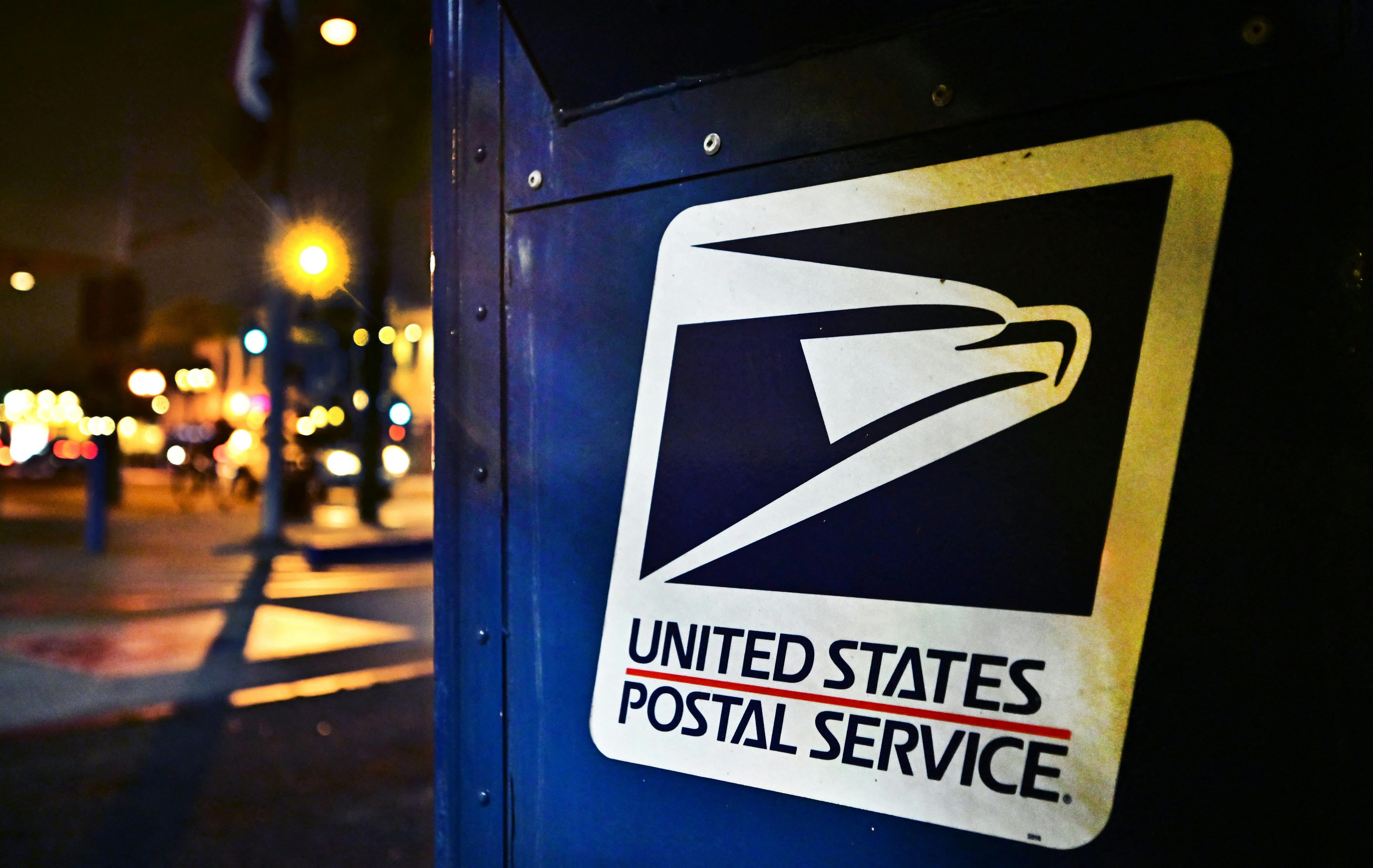 USPS mail, FedEx delivery delays may hit Wisconsin due to weather