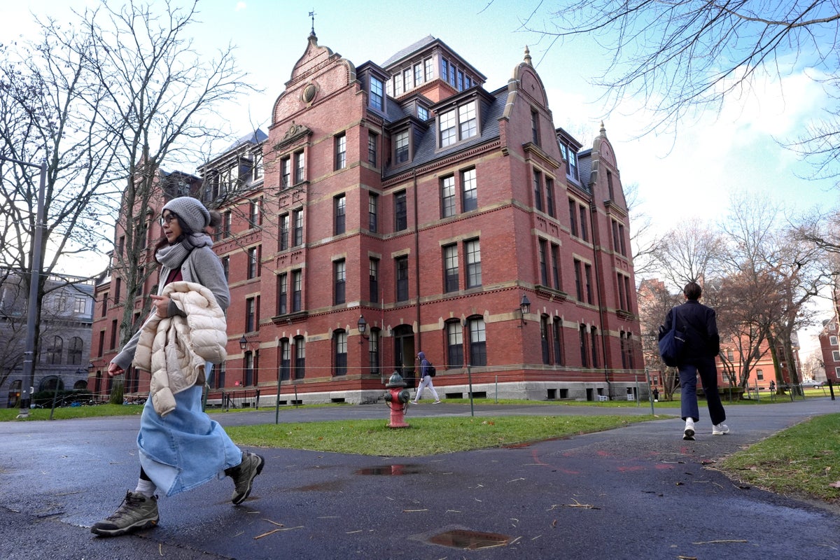 Harvard University leaders send support to nearly 7,000 international ...