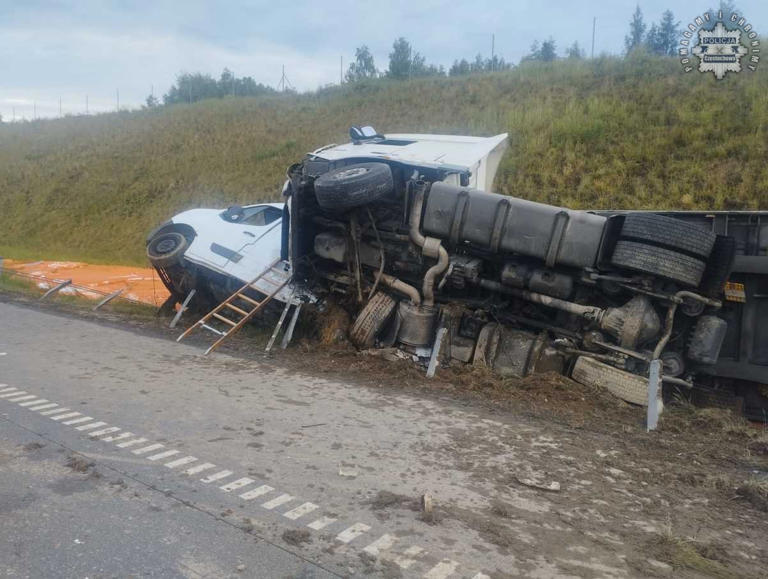 Sos pomidorowy przy autostradzie A1. Groźny wypadek w pobliżu Częstochowy