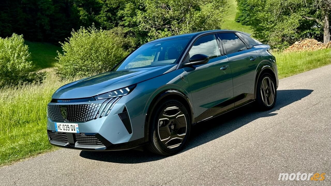 Prueba Peugeot E-3008 y E-5008 Dual Motor, la tracción total llega a ...