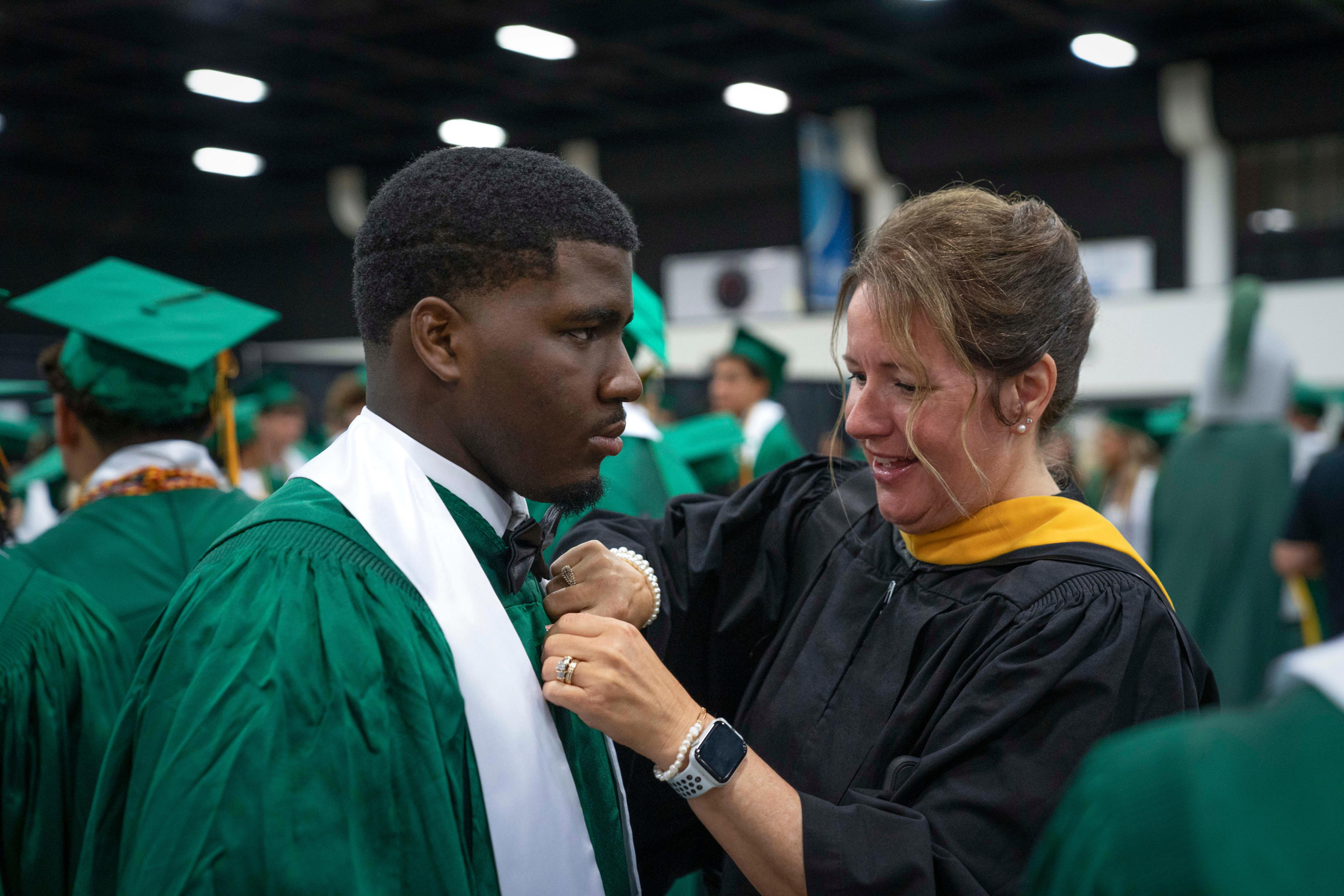 Dreyfoos, Suncoast graduation rates lead the way in Palm Beach County