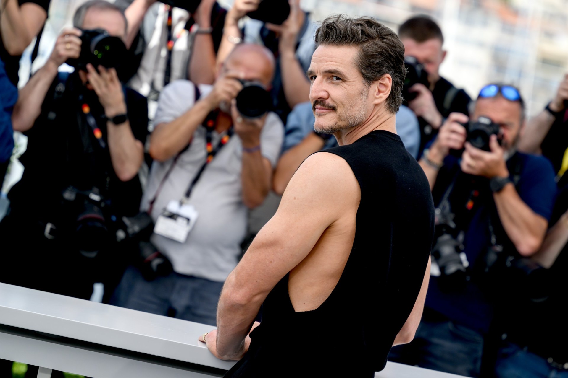 Want Pedro Pascal's toned arms? Personal trainers share how to get them