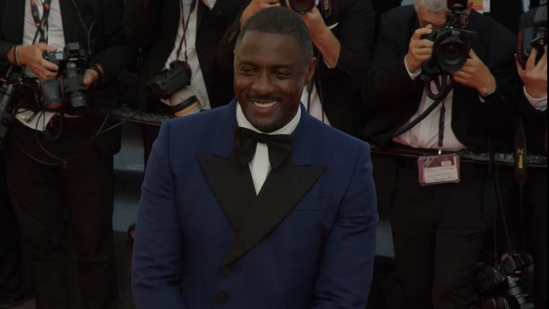 Idris Elba Rey de la Alfombra Roja
