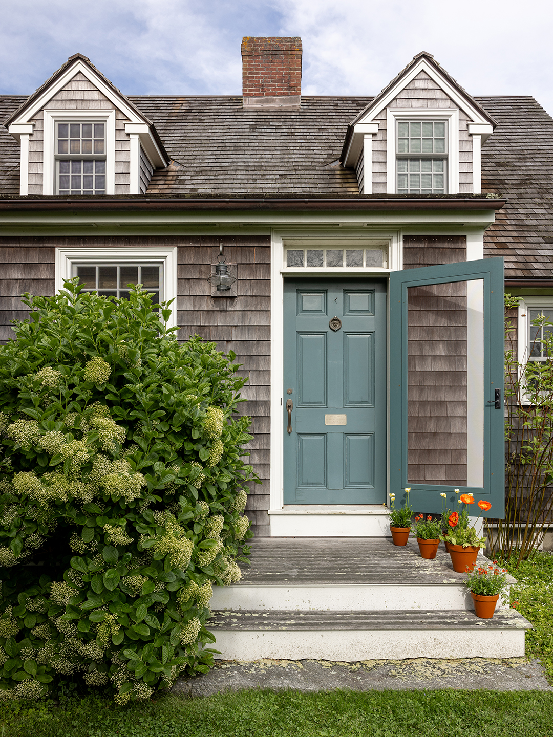This Rhode Island Beach House Is a Family Album in Disguise