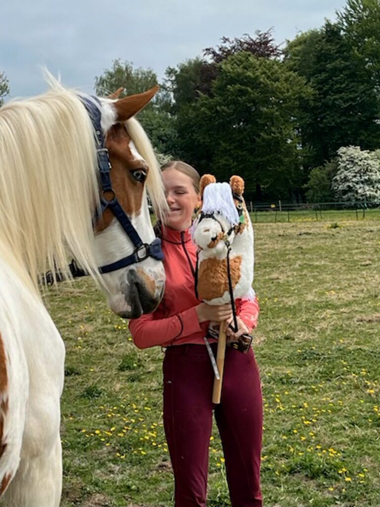 British schoolgirl to represent UK at World Hobby Horse Championships