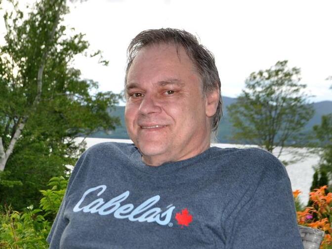 « Il m’a donné un coup de poing », a déclaré Rodney Frenette avant de ...