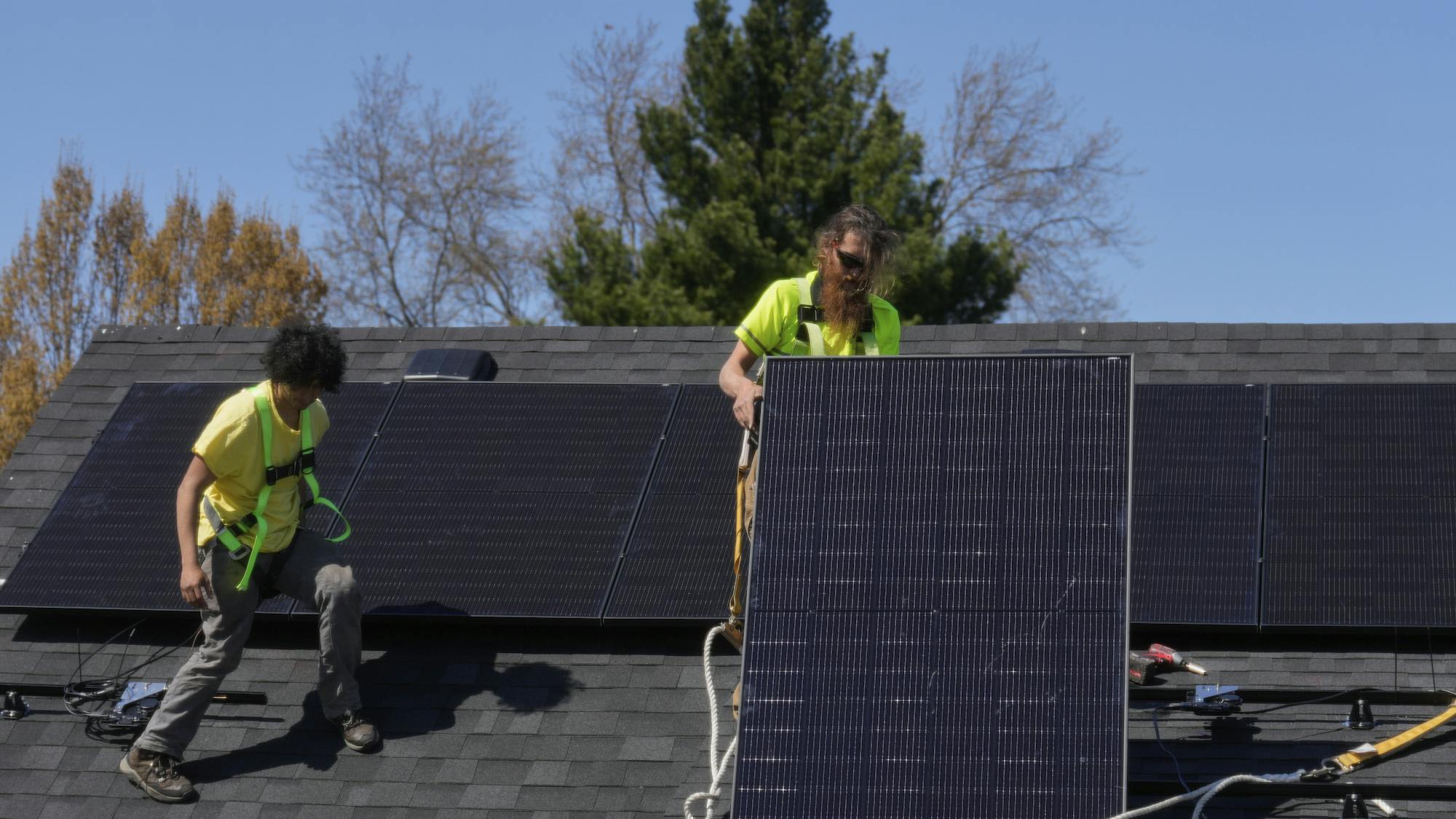 US solar manufacturers lag skyrocketing market demand